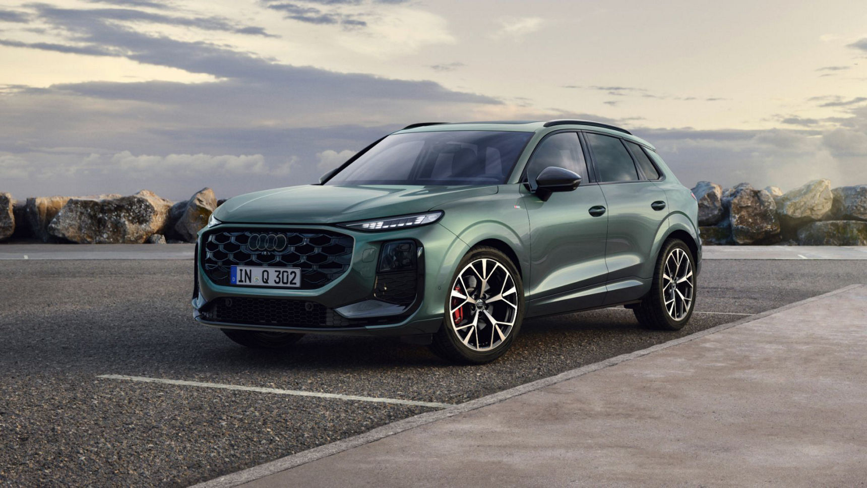 Audi Q3 SUV e-hybrid | PHEV SUV | Price & Specs