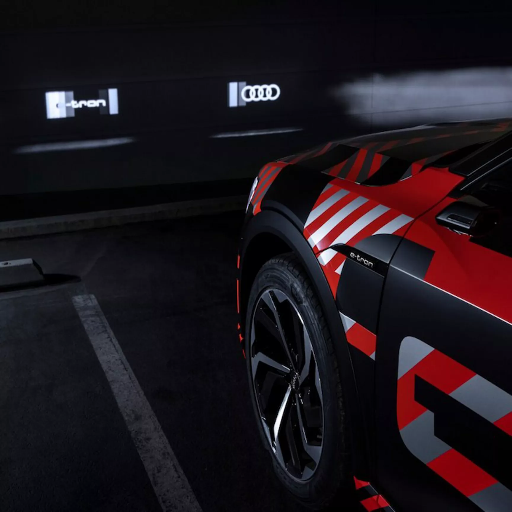 Phares Audi Matrix LED : un million de pixels dansant en rythme | Audi ...