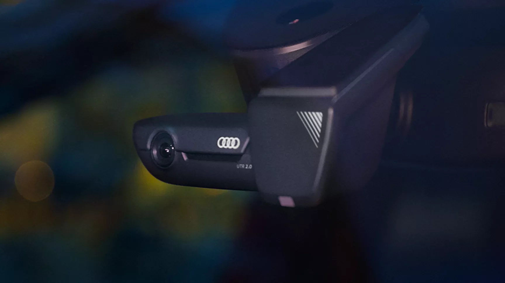 Audi ユニバーサルトラフィックレコーダー > 新商品 > 純正アクセサリー > アウディジャパン