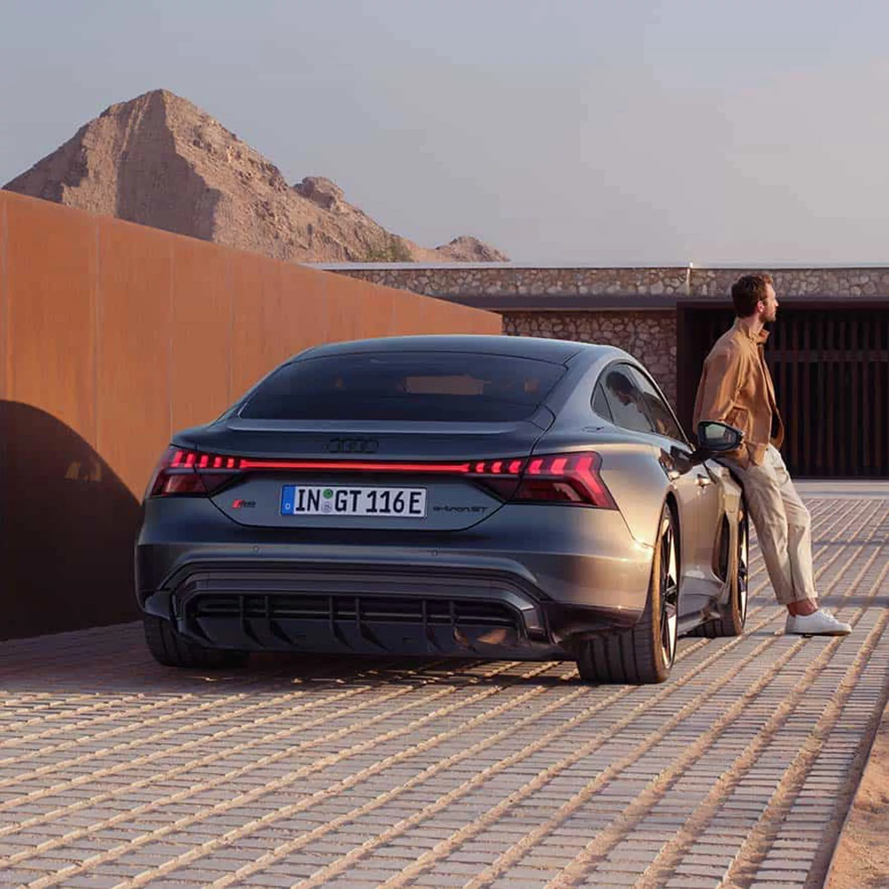 Audi e-tron GT: Explore Luxury Electric Interior & Price | Audi India