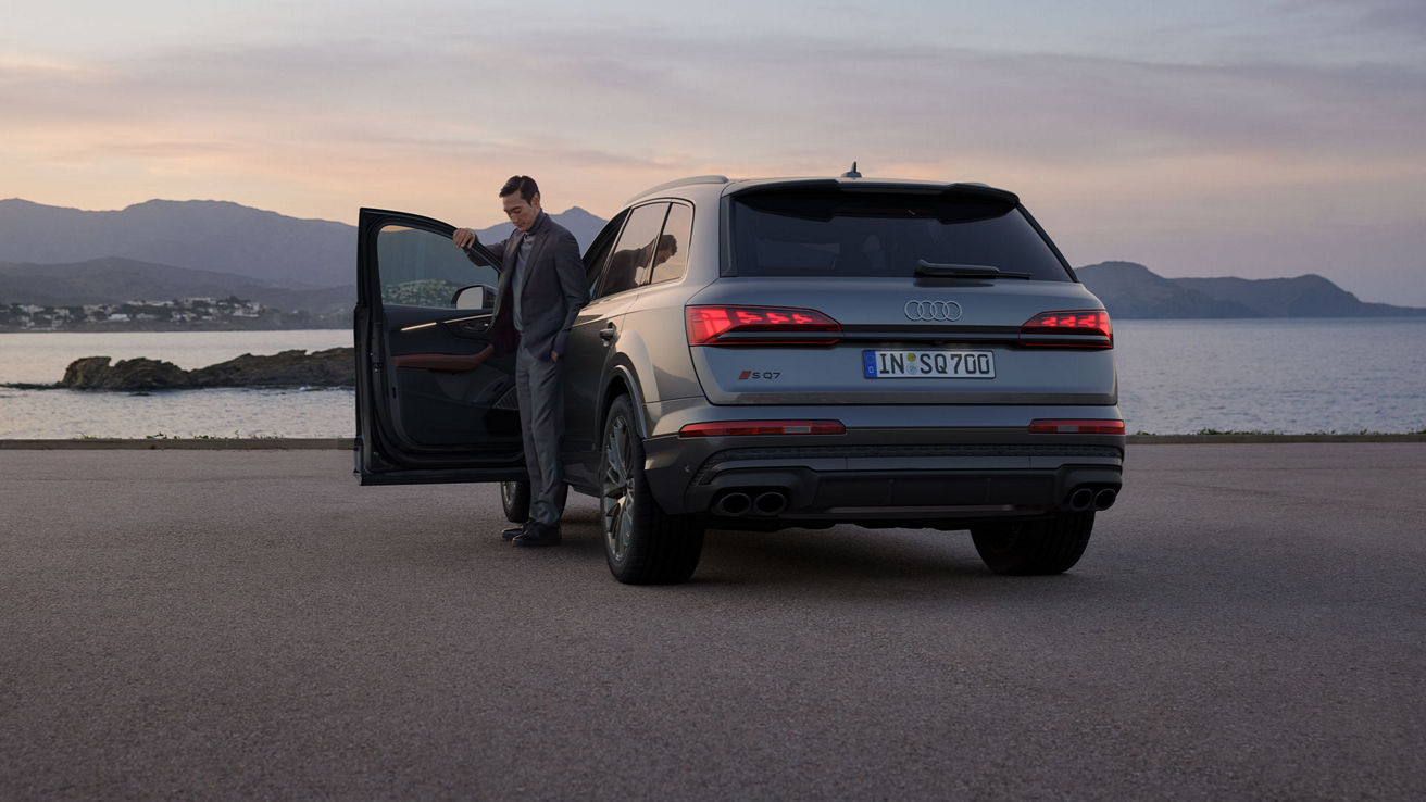 Audi Q7: The Ultimate 7-Seater Family SUV | Audi Singapore