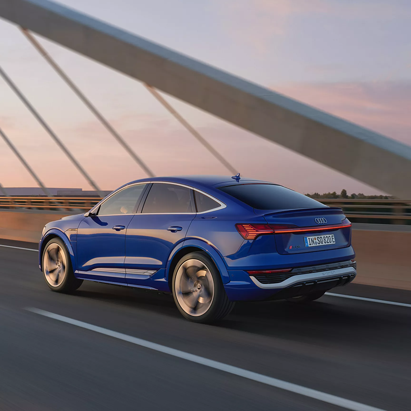 SQ8 e-tron > Q8 e-tron > Audi | Hong Kong Official Website